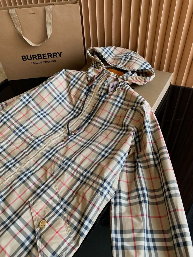 Economical Burberry Outwear