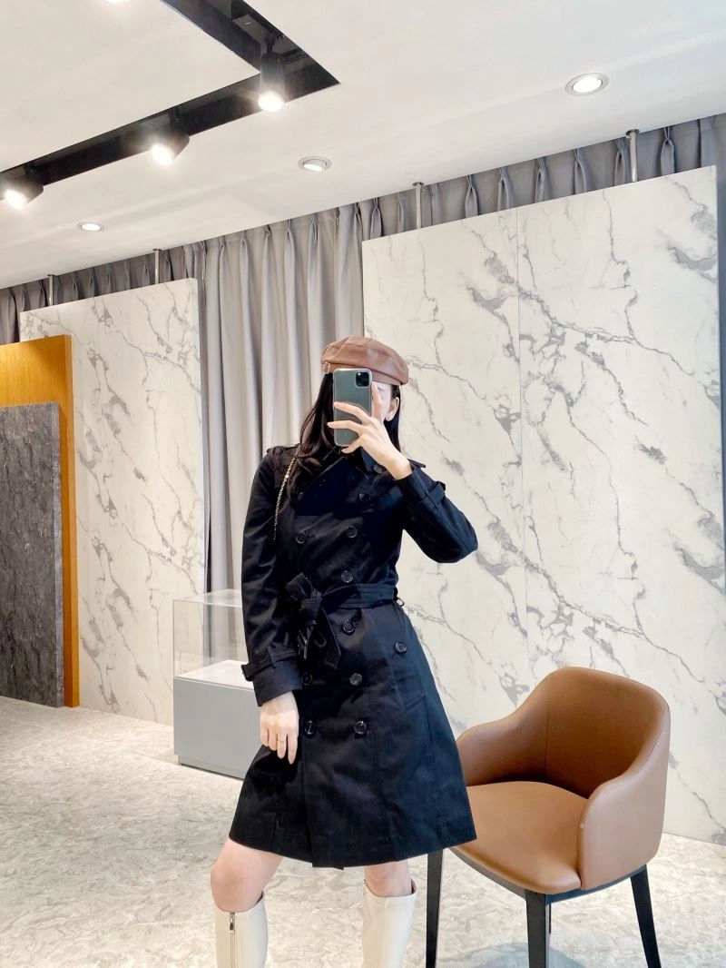Low-cost Burberry Outwear