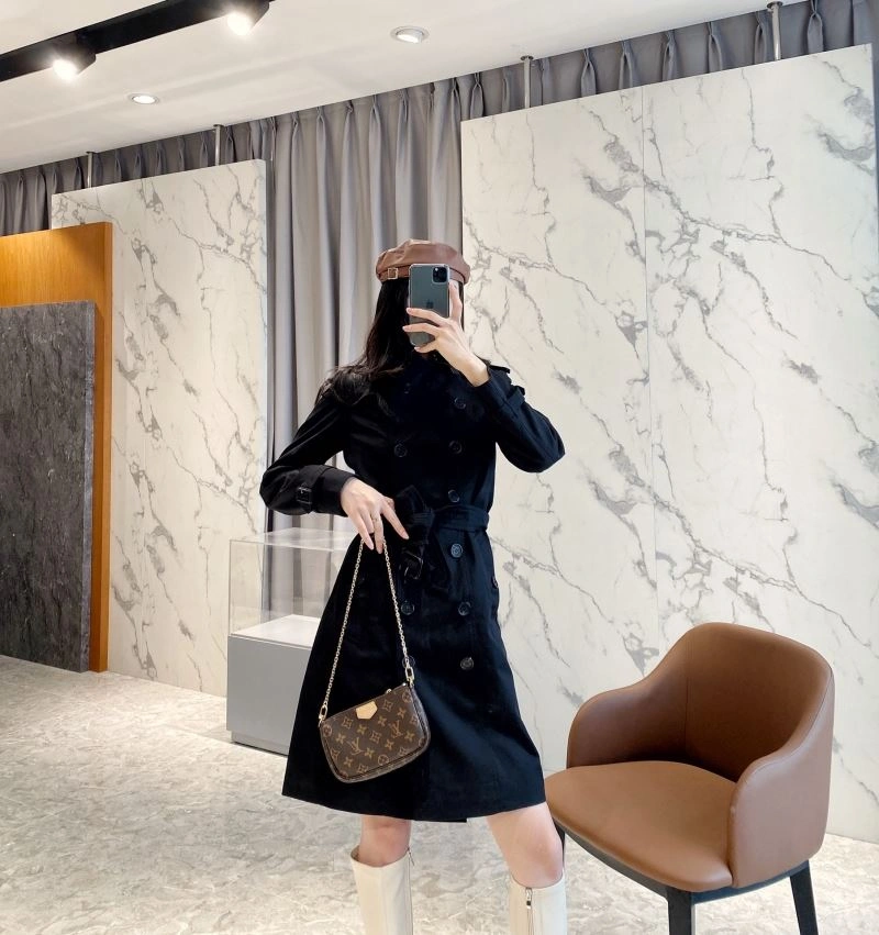 Low-cost Burberry Outwear