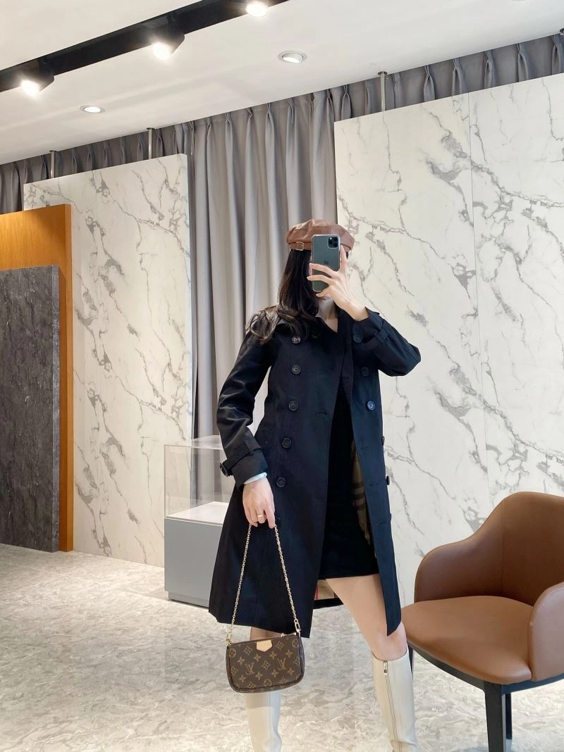 Low-cost Burberry Outwear