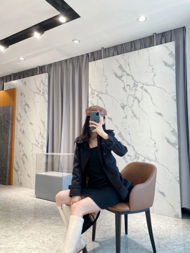 Low-cost Burberry Outwear