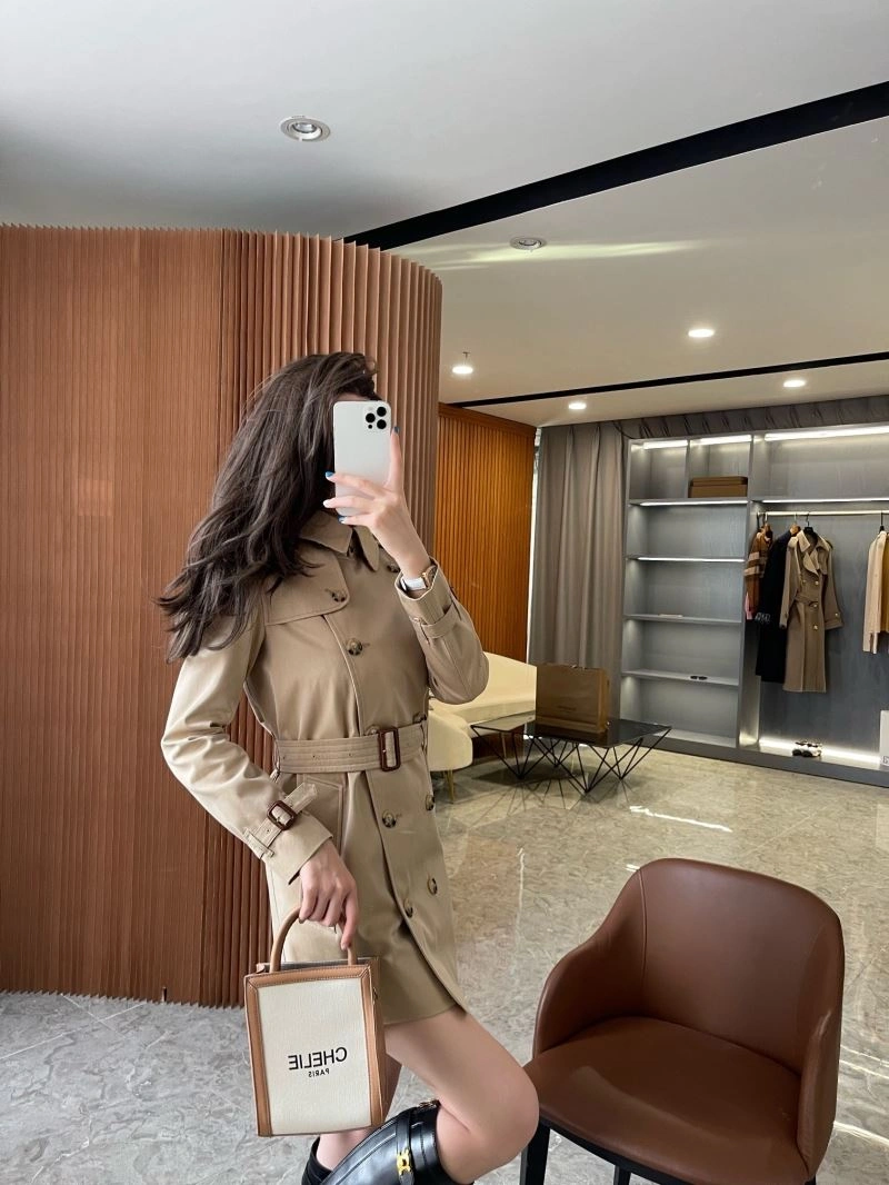 Accurate model Burberry Outwear