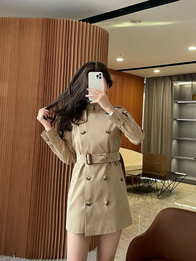 Accurate model Burberry Outwear