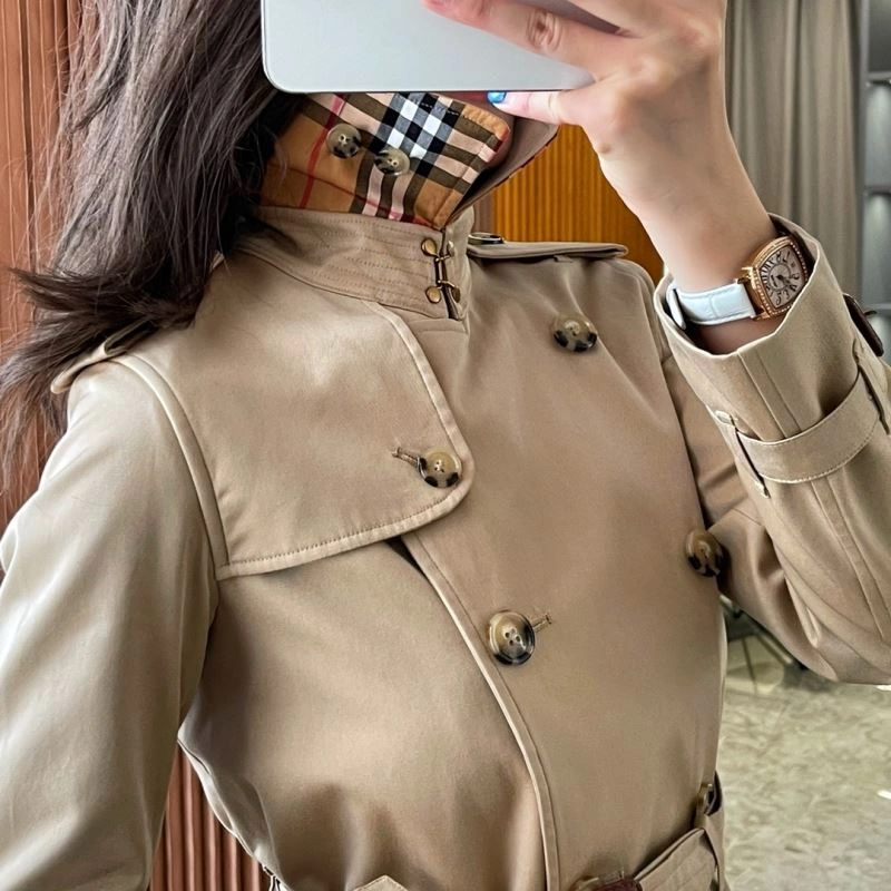 Accurate model Burberry Outwear