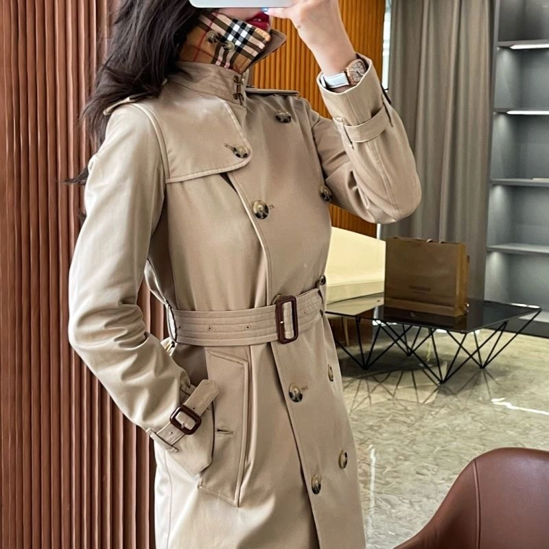 Accurate model Burberry Outwear