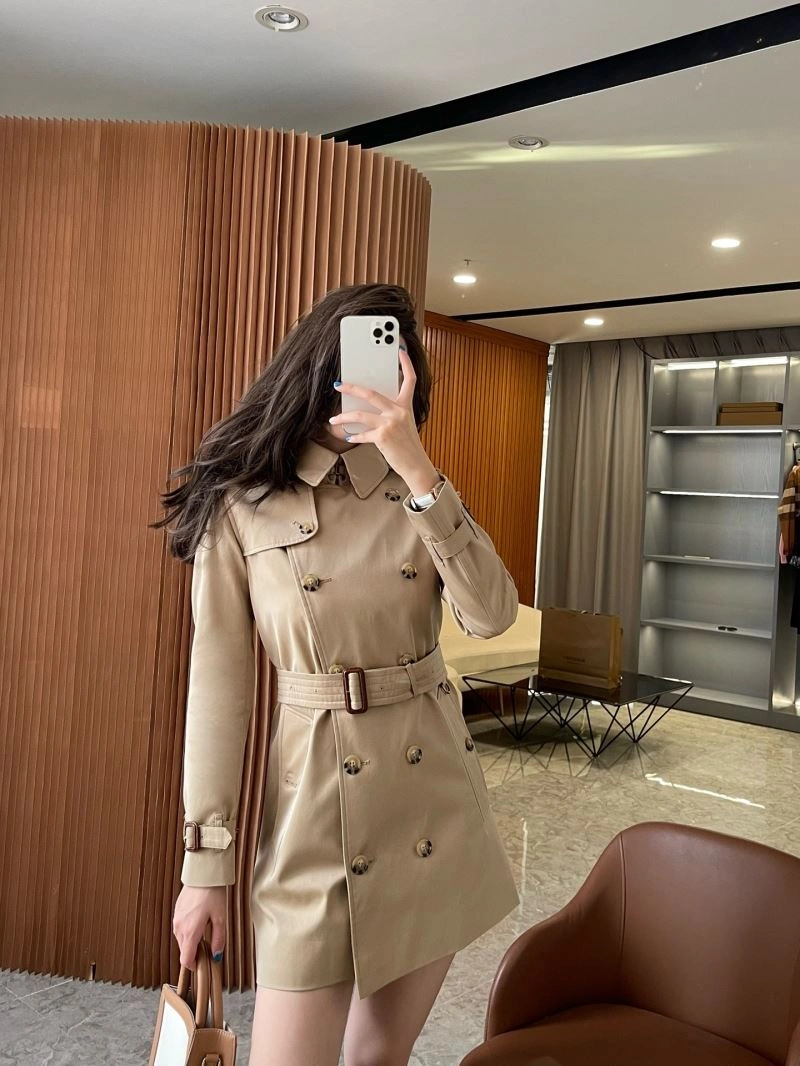 Accurate model Burberry Outwear
