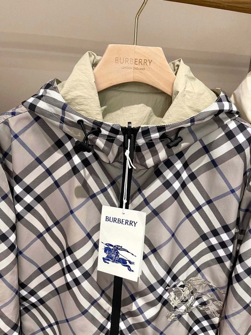 Official Burberry Outwear