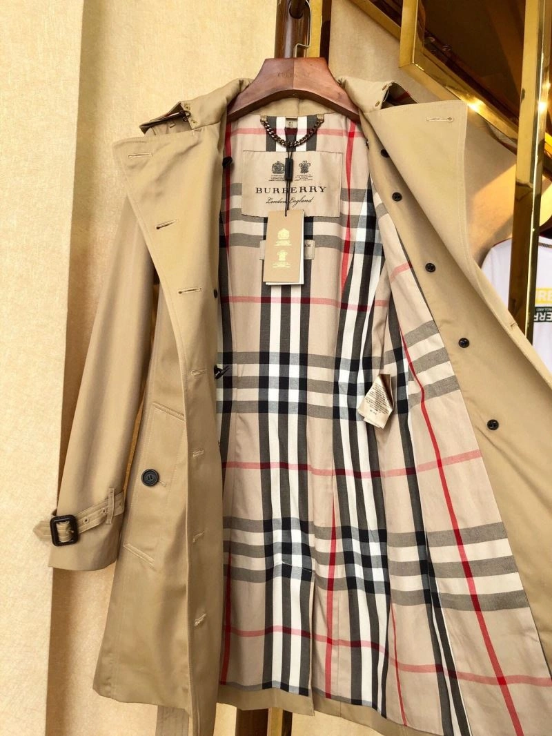 Low-cost Burberry Outwear