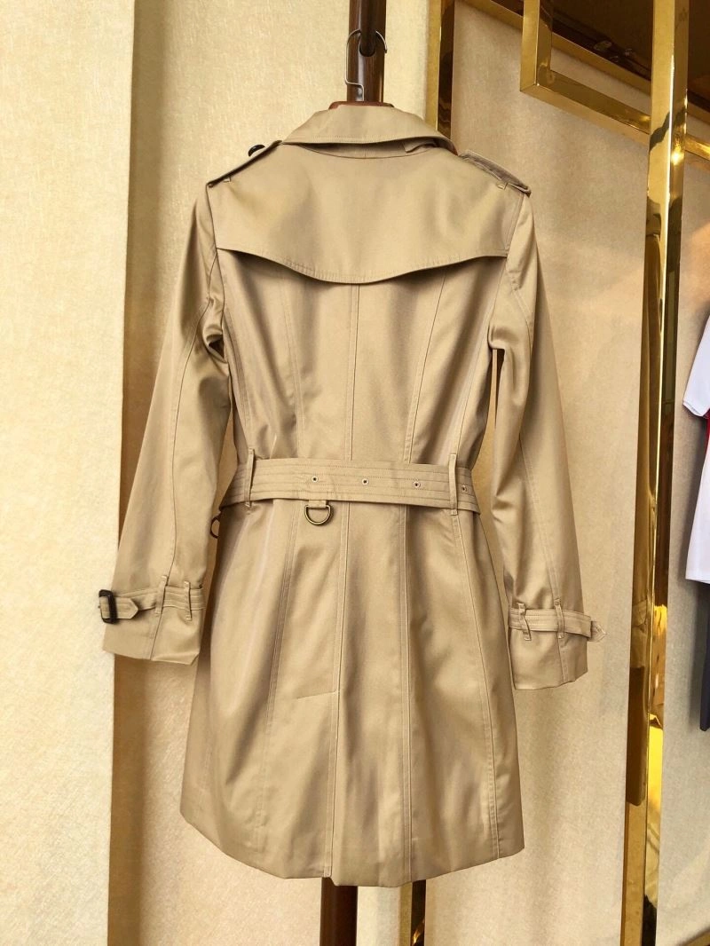 Low-cost Burberry Outwear