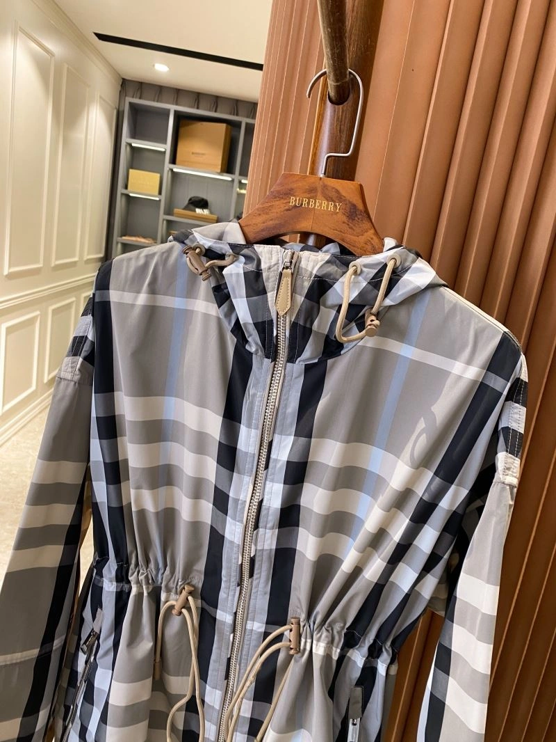 Official Burberry Outwear