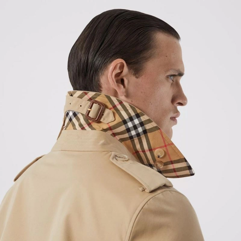 Bargain Burberry Outwear