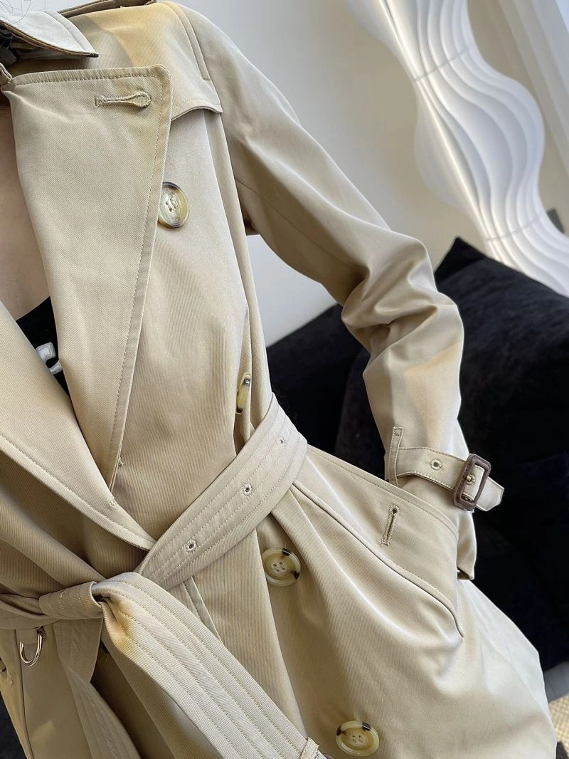 Bargain Burberry Outwear