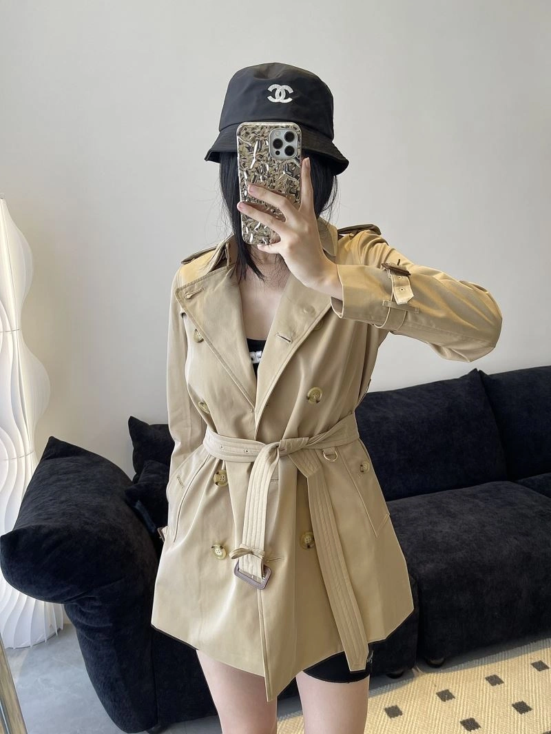 Bargain Burberry Outwear
