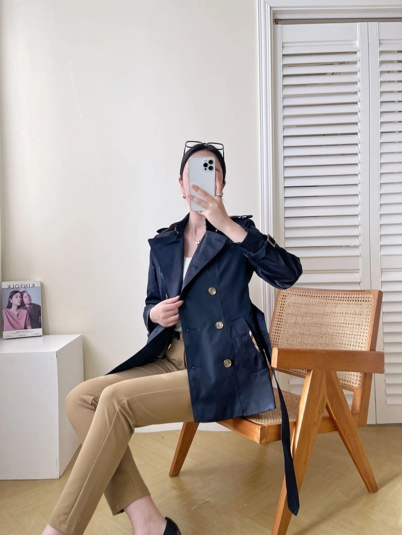 Low-cost Burberry Outwear