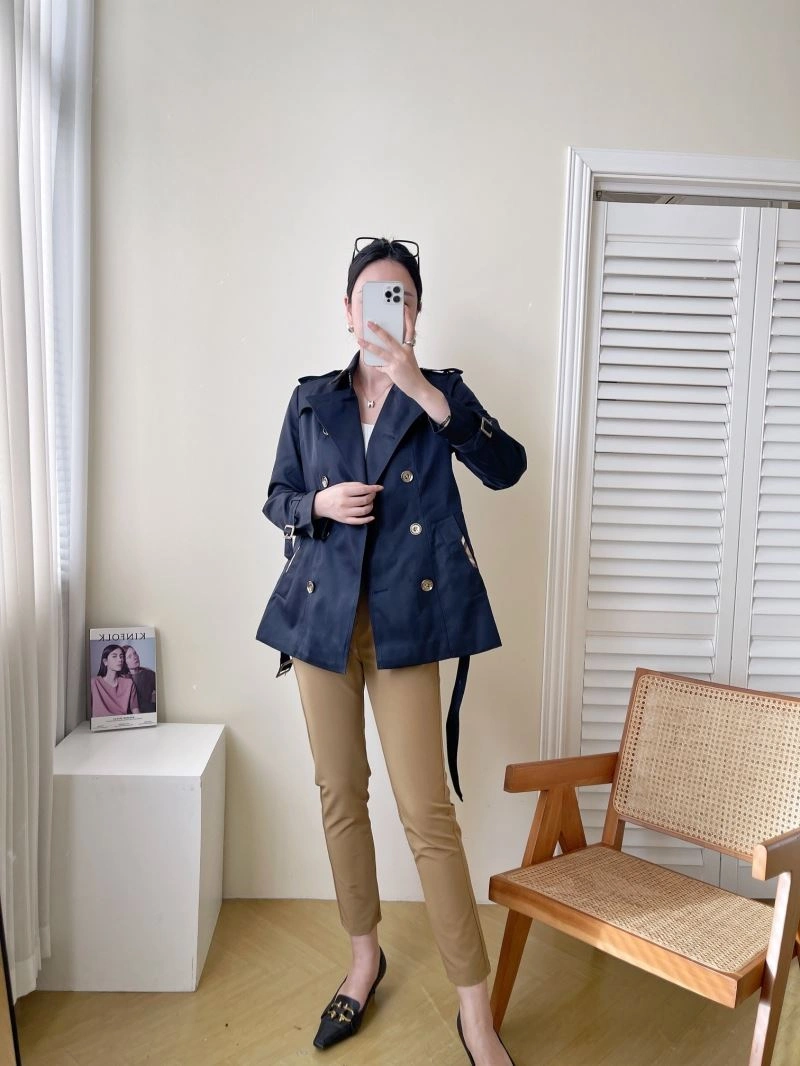 Low-cost Burberry Outwear