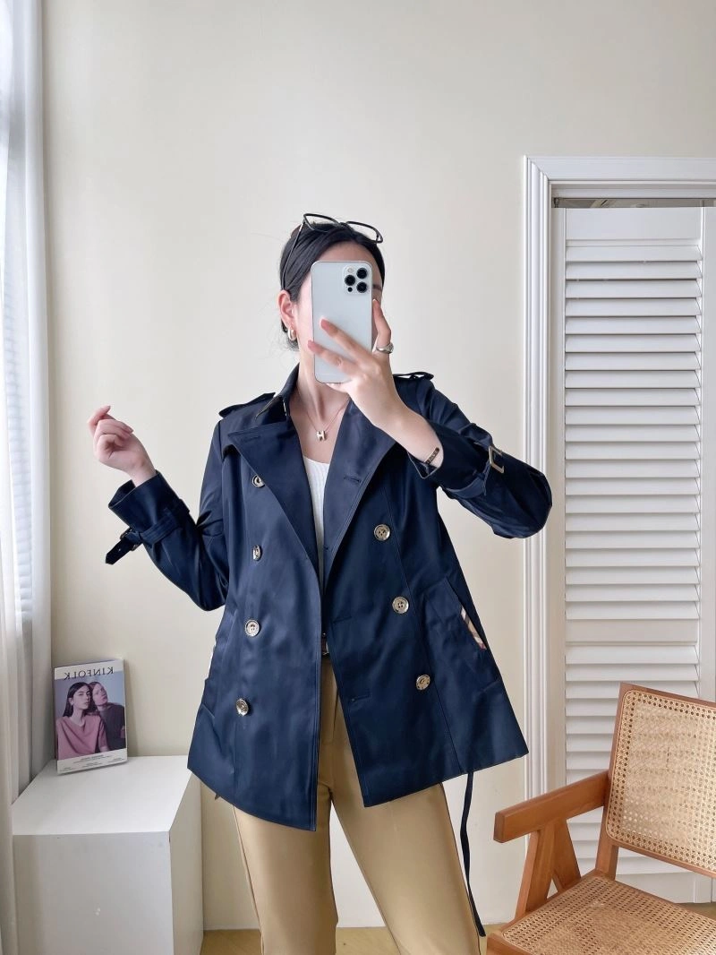 Low-cost Burberry Outwear