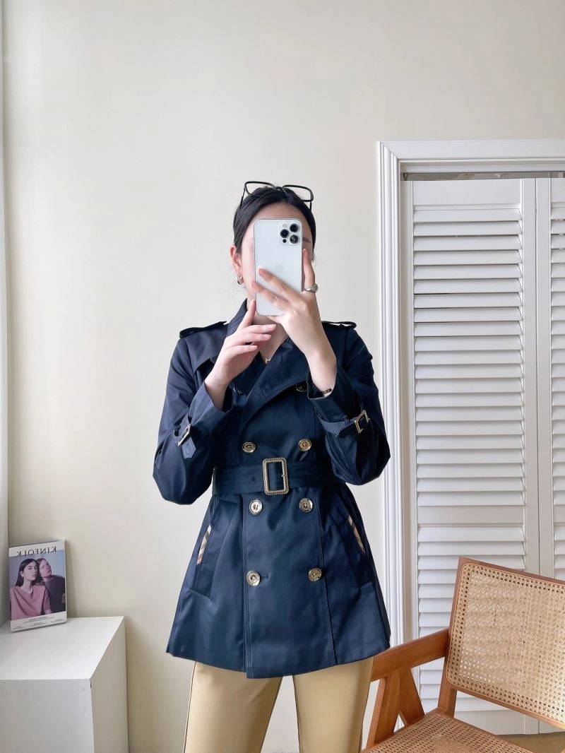 Low-cost Burberry Outwear