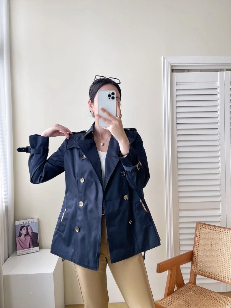 Low-cost Burberry Outwear