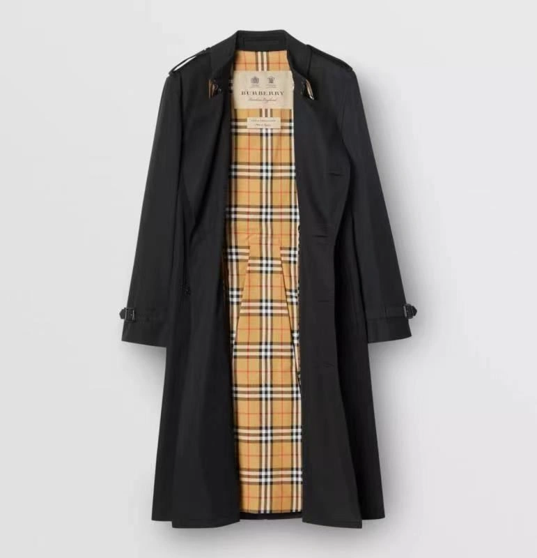 Low-cost Burberry Outwear