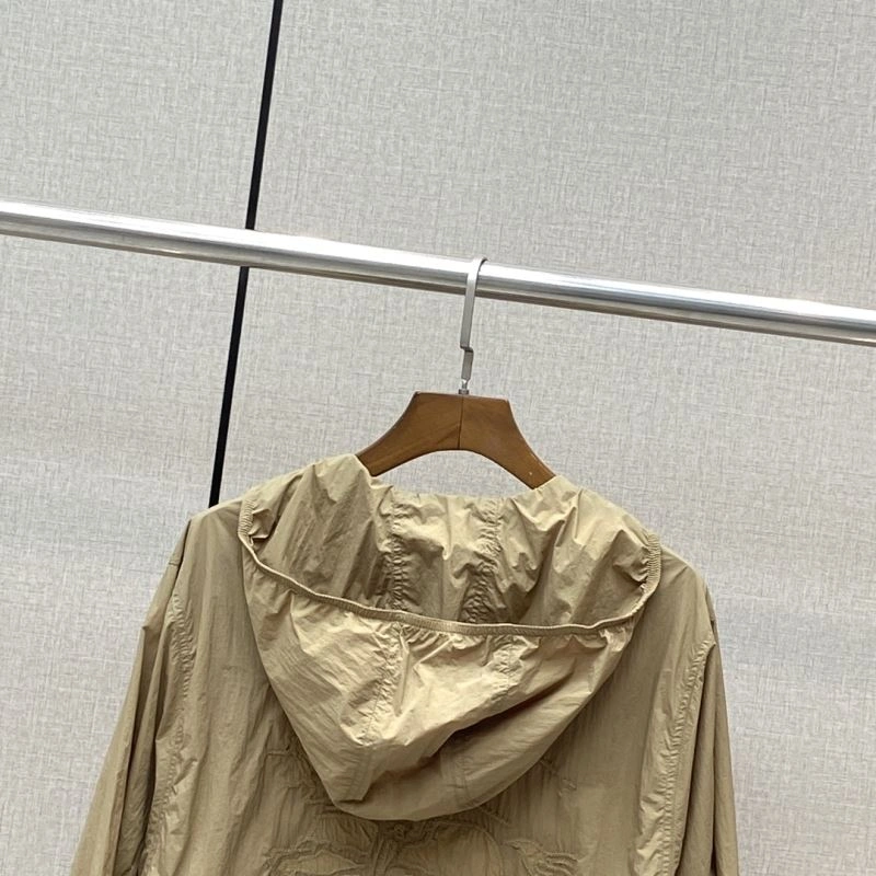 Legit Burberry Outwear