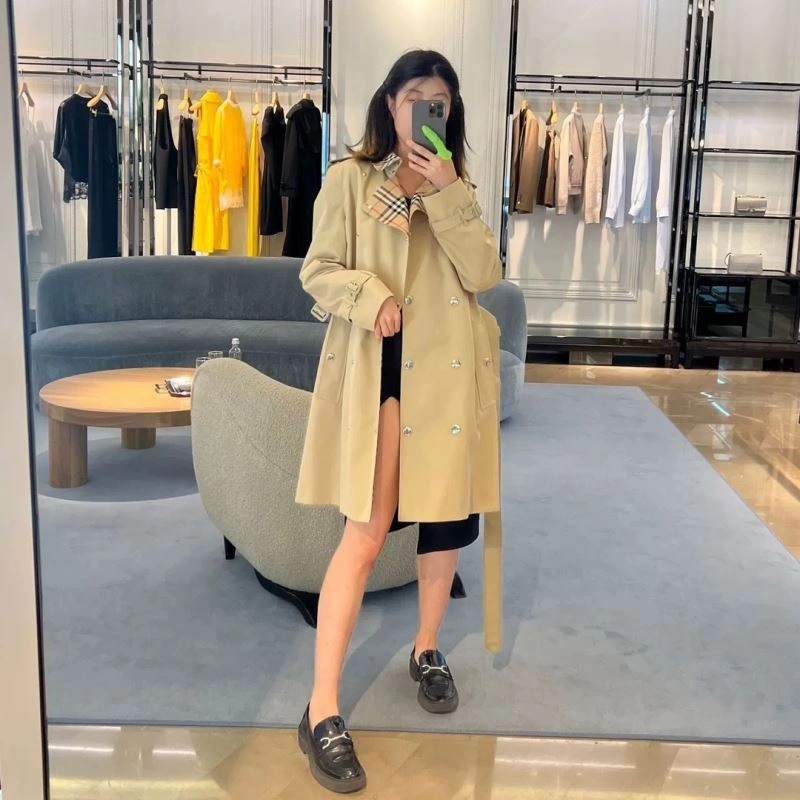 Discounted Burberry Outwear