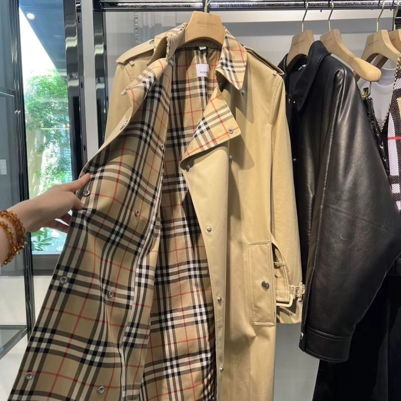 Discounted Burberry Outwear