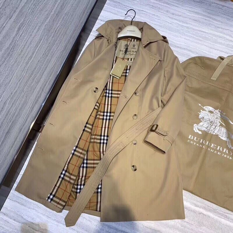 Discounted Burberry Outwear
