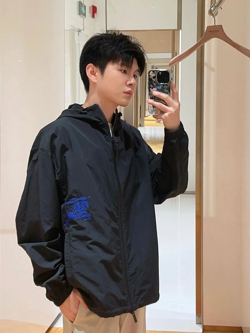 Accurate model Burberry Outwear
