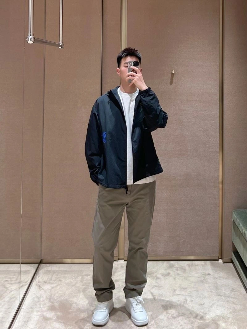 Accurate model Burberry Outwear
