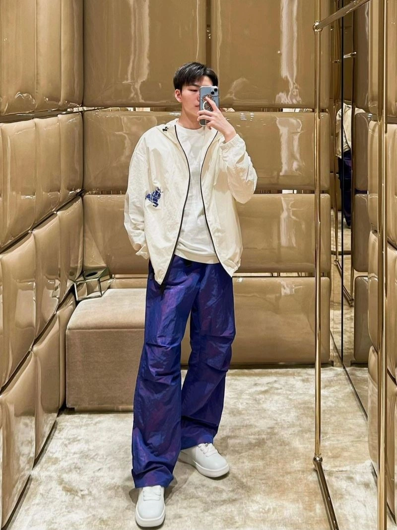 Reasonably priced Burberry Outwear