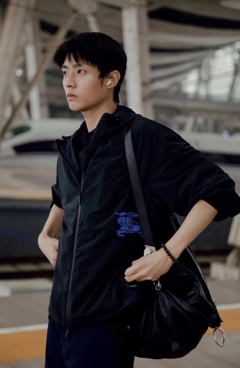 Official Burberry Outwear
