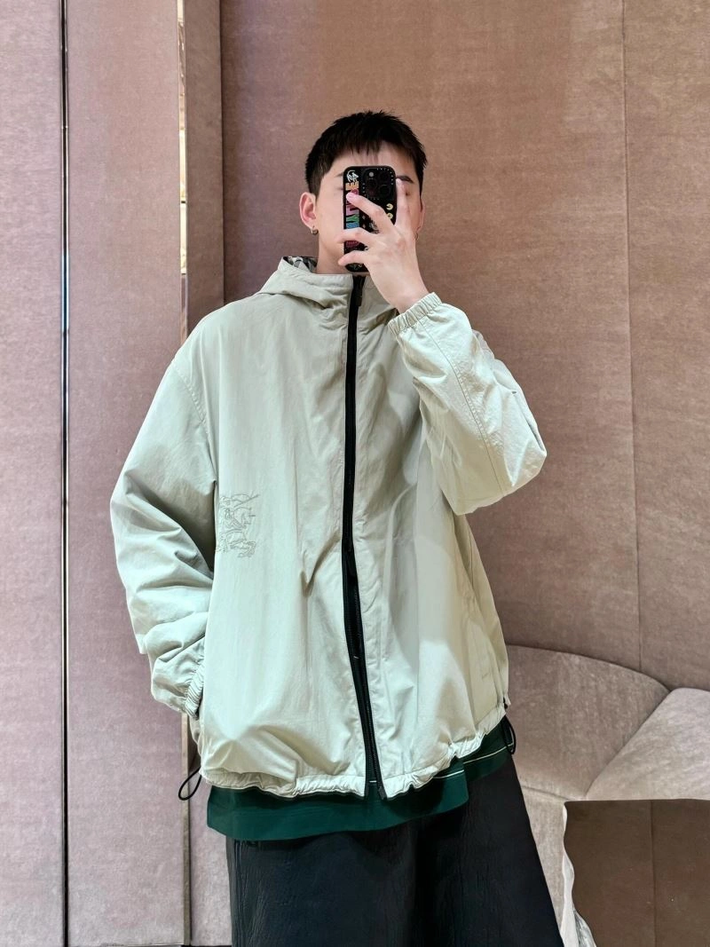 Low-cost Burberry Outwear
