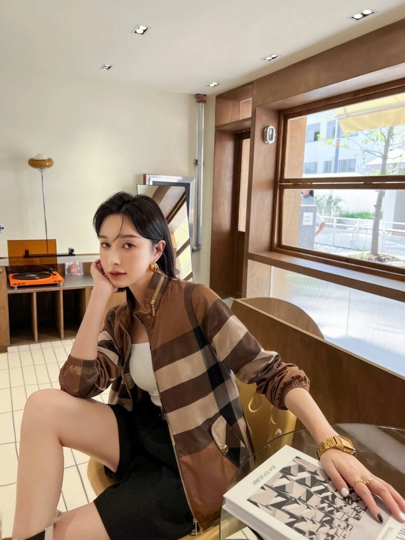 High accuracy Burberry Outwear