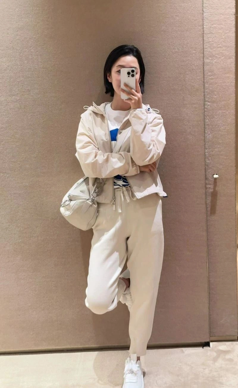 Economical Burberry Outwear