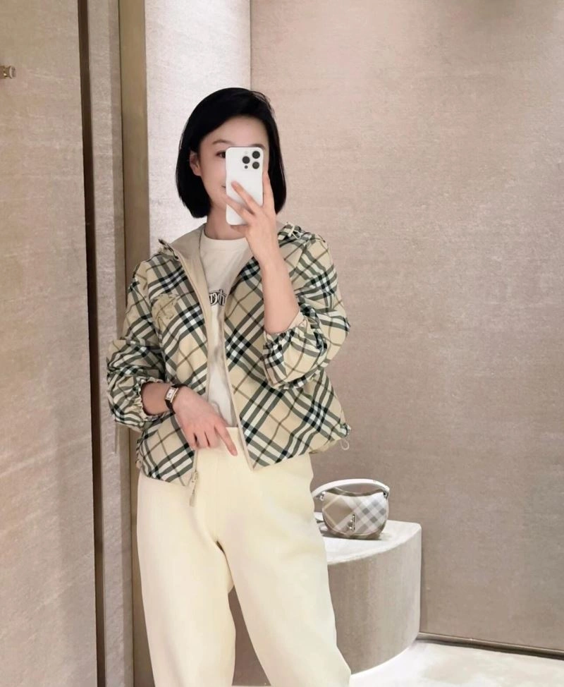 Discounted Burberry Outwear