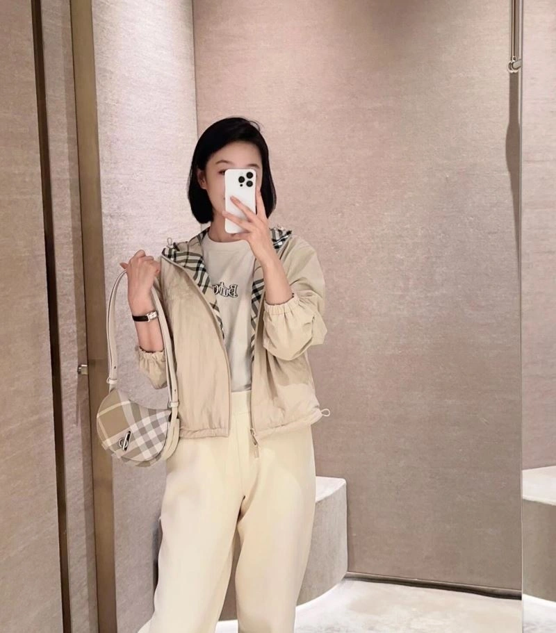 Discounted Burberry Outwear