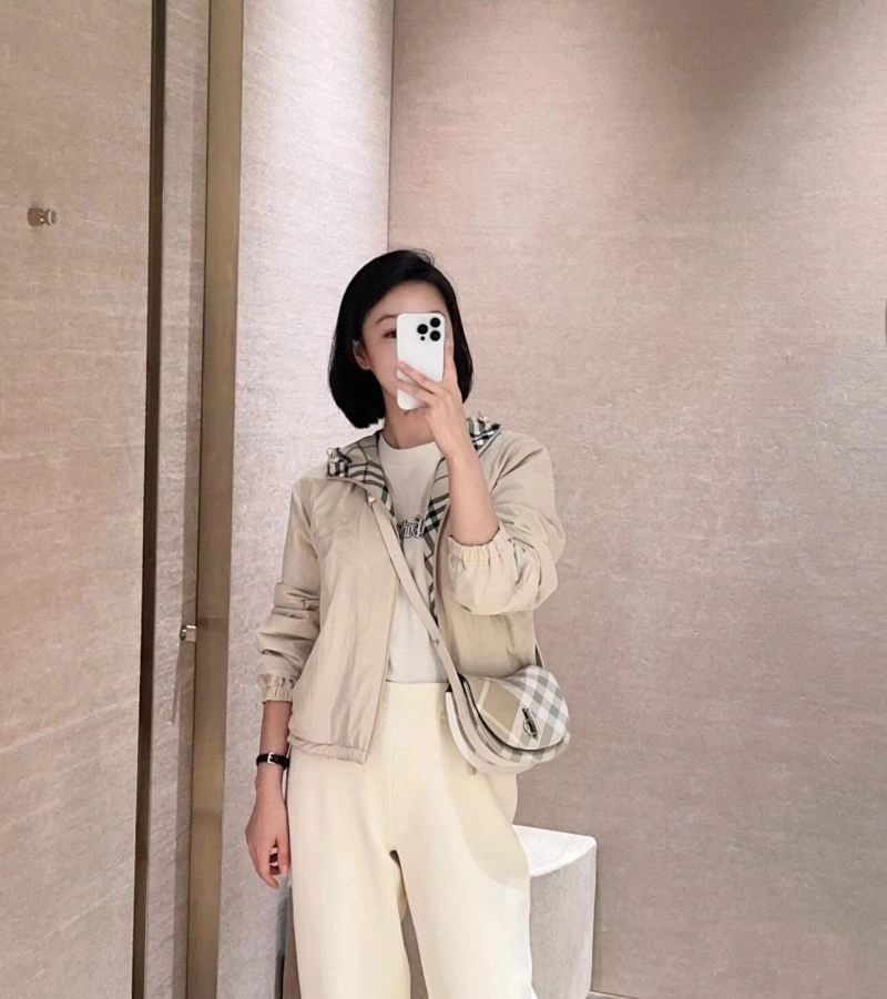 Discounted Burberry Outwear