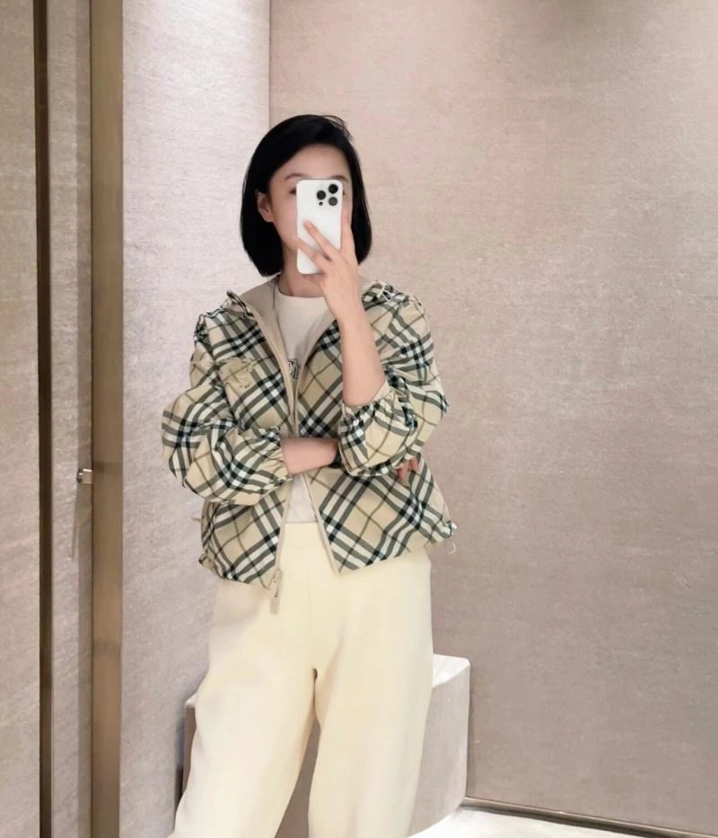 Discounted Burberry Outwear