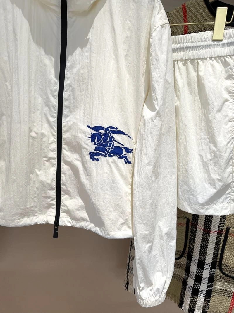 Bargain Burberry Outwear