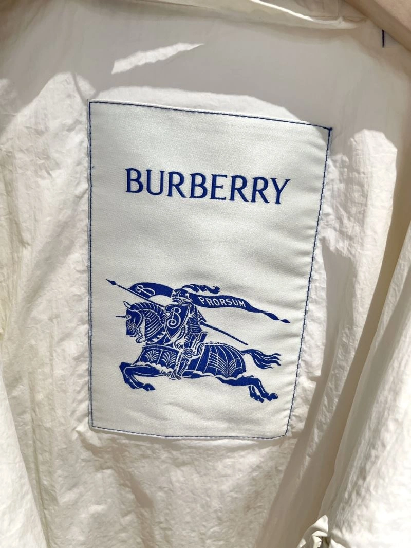 Bargain Burberry Outwear