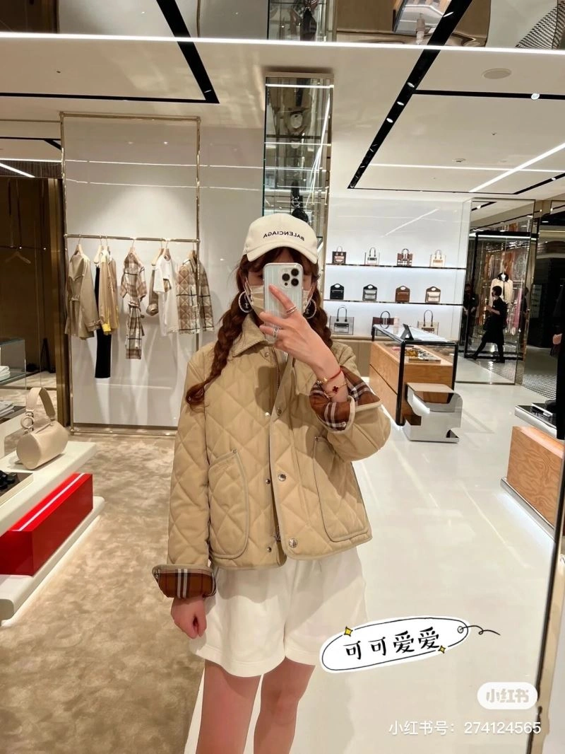 Discounted Burberry Outwear