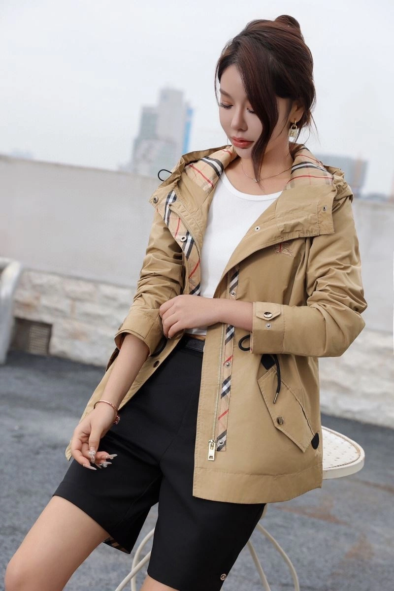 Low-cost Burberry Outwear