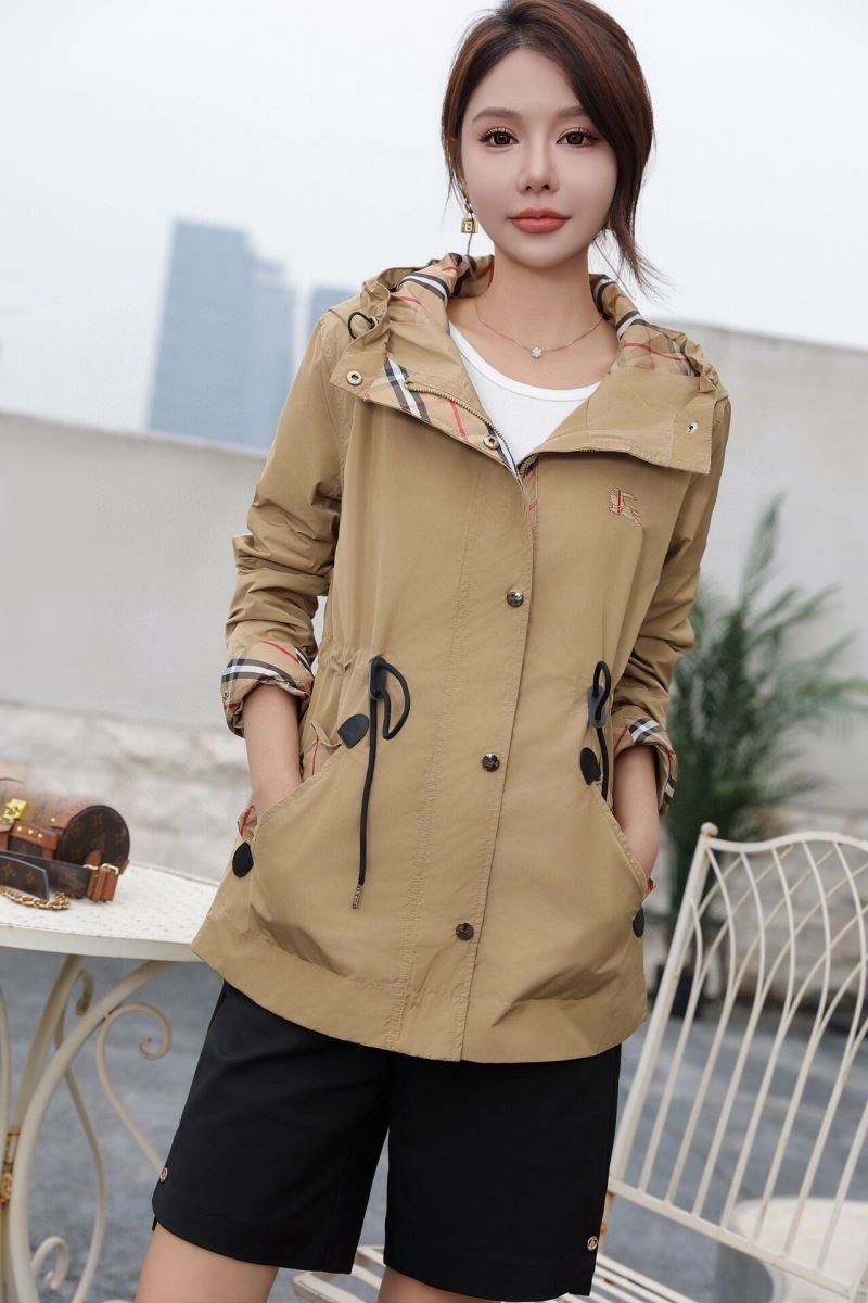 Low-cost Burberry Outwear