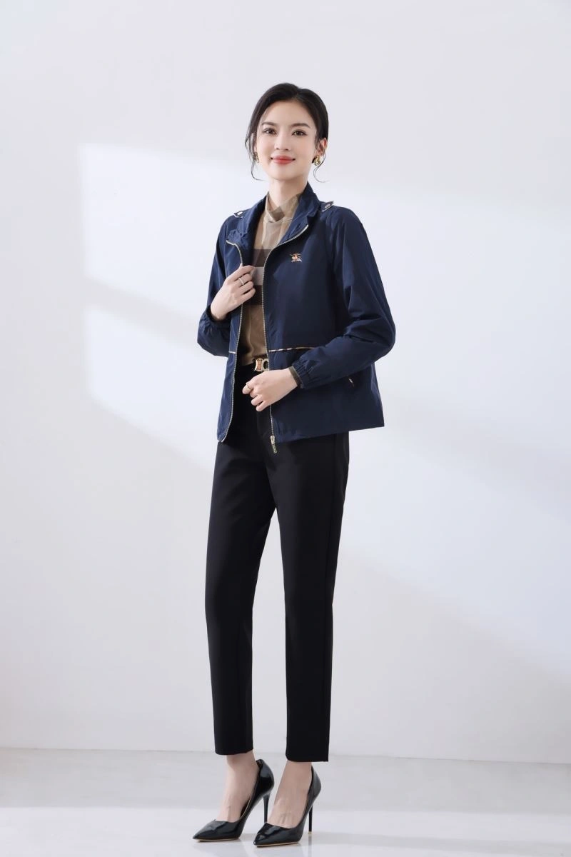 Bargain Burberry Outwear