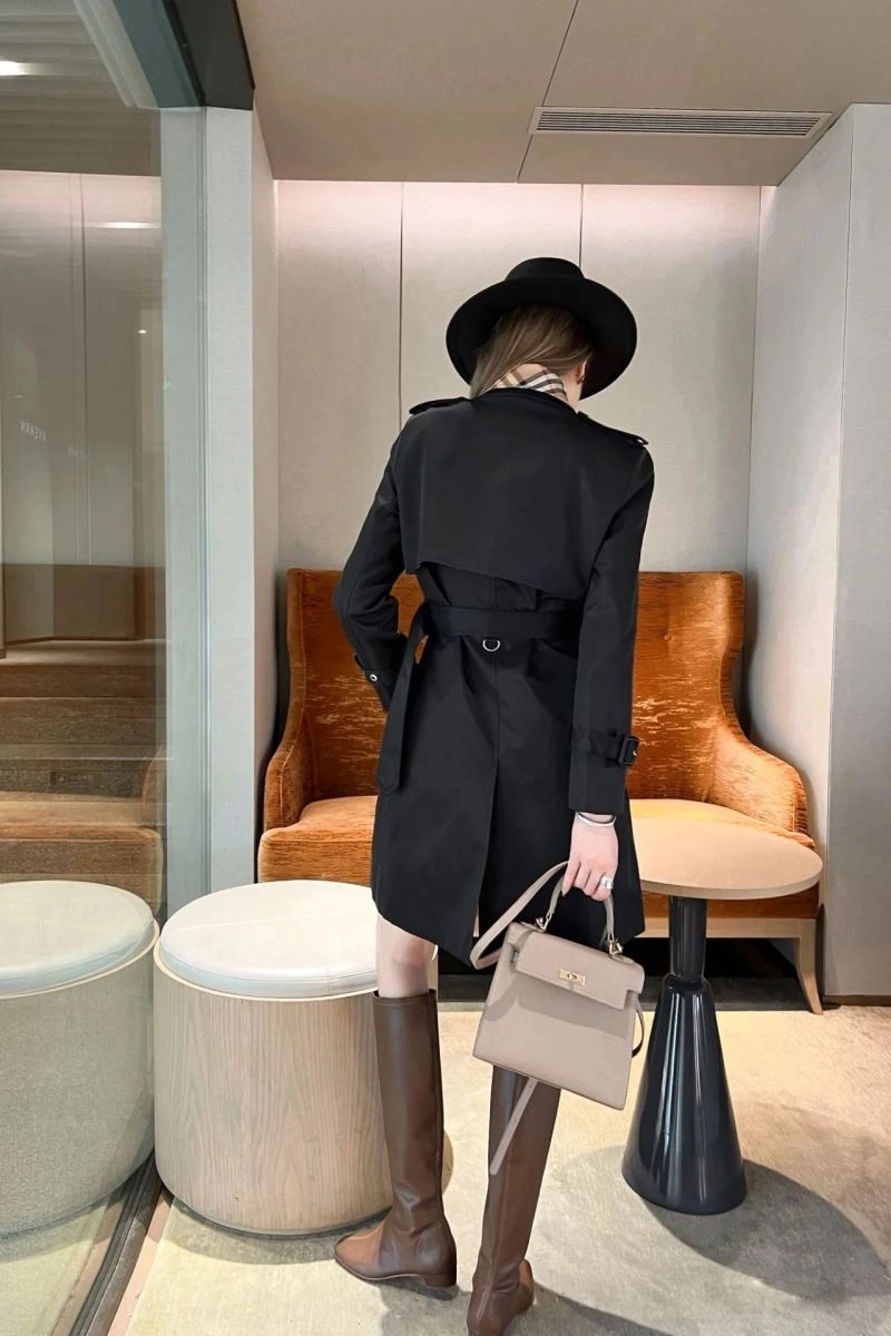 Accurate model Burberry Outwear