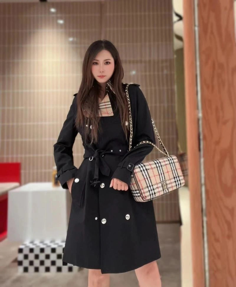 Accurate model Burberry Outwear