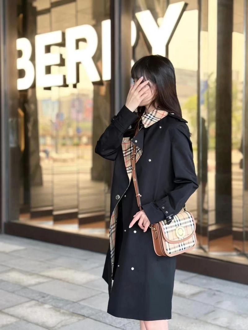 Accurate model Burberry Outwear