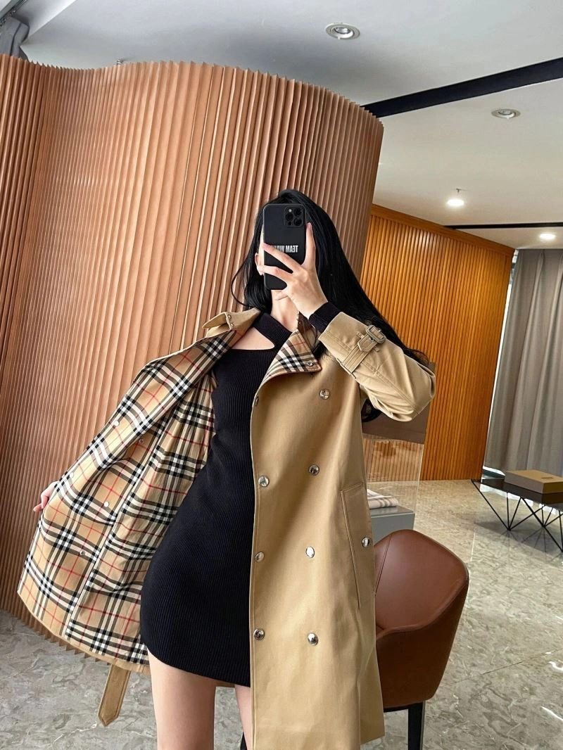 Official Burberry Outwear