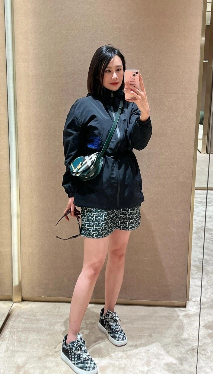 Low-cost Burberry Outwear