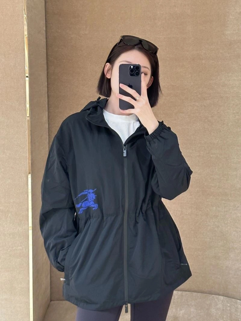 Low-cost Burberry Outwear
